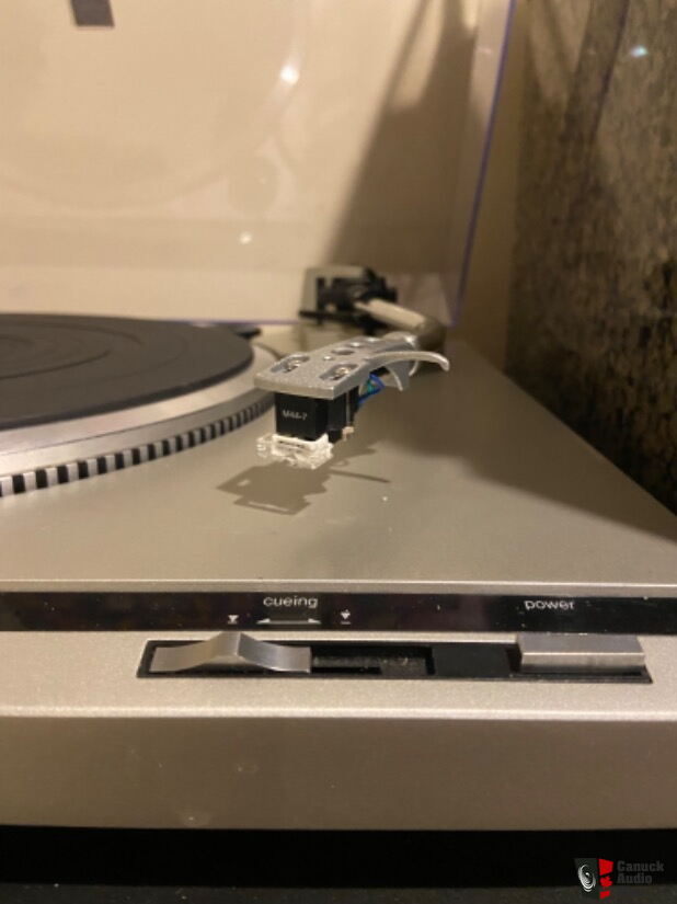 Technics SL-Q303 Turntable Photo #4800964 - Canuck Audio Mart