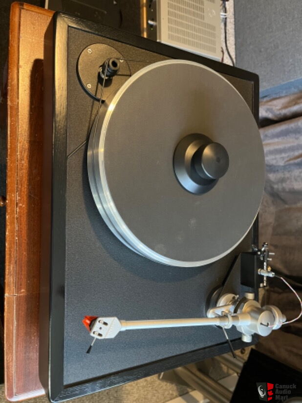 VPI Classic 30th Anniversary Turntable Photo #4806679 - Canuck Audio Mart