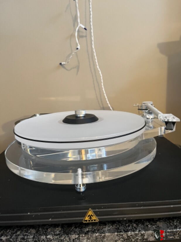 Roksan Radius 5 turntable (REDUCED PRICE) plus moon lp3 phono pre amp ...