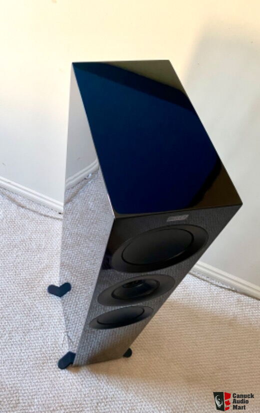 KEF R7 speakers