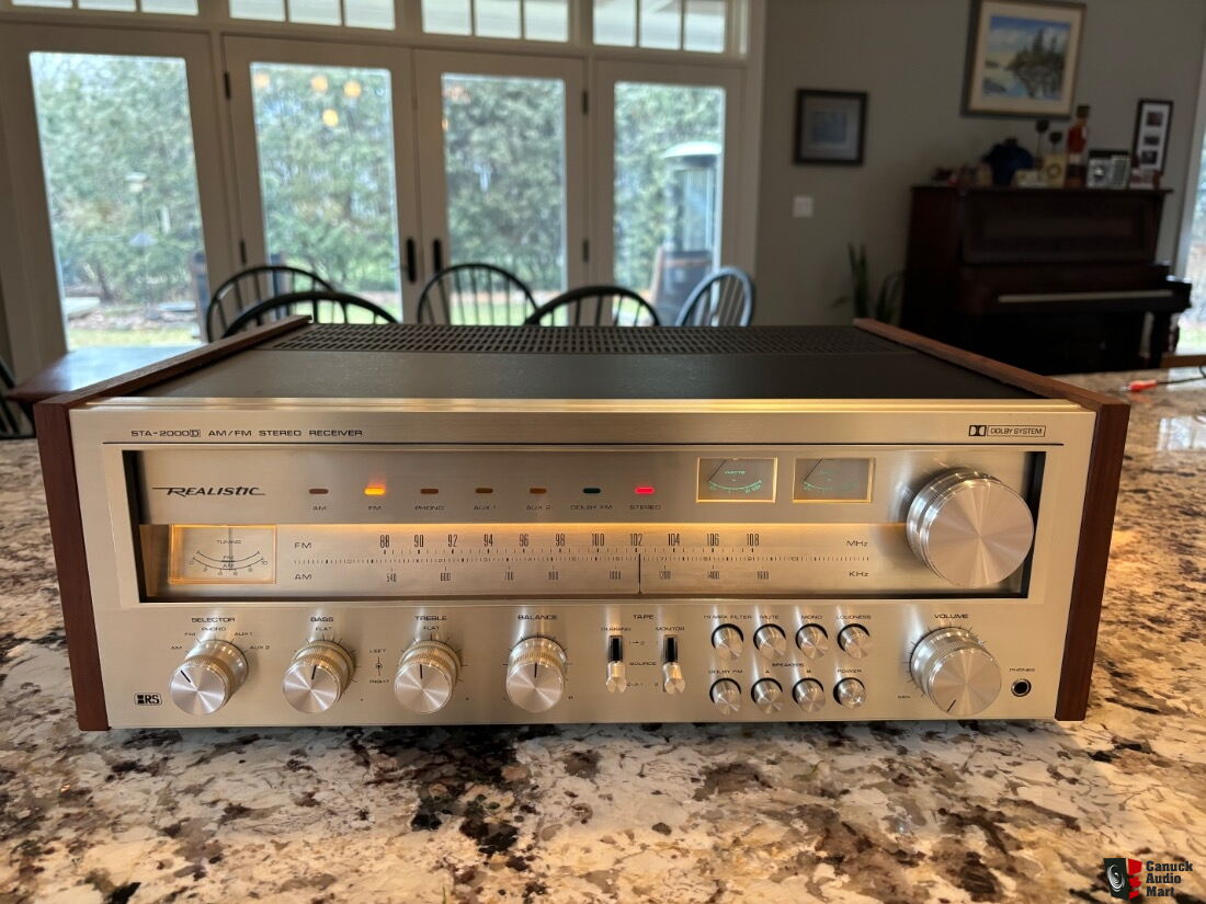 Realistic STA-2000D Receiver includes Realistic Graphic EQ Photo ...