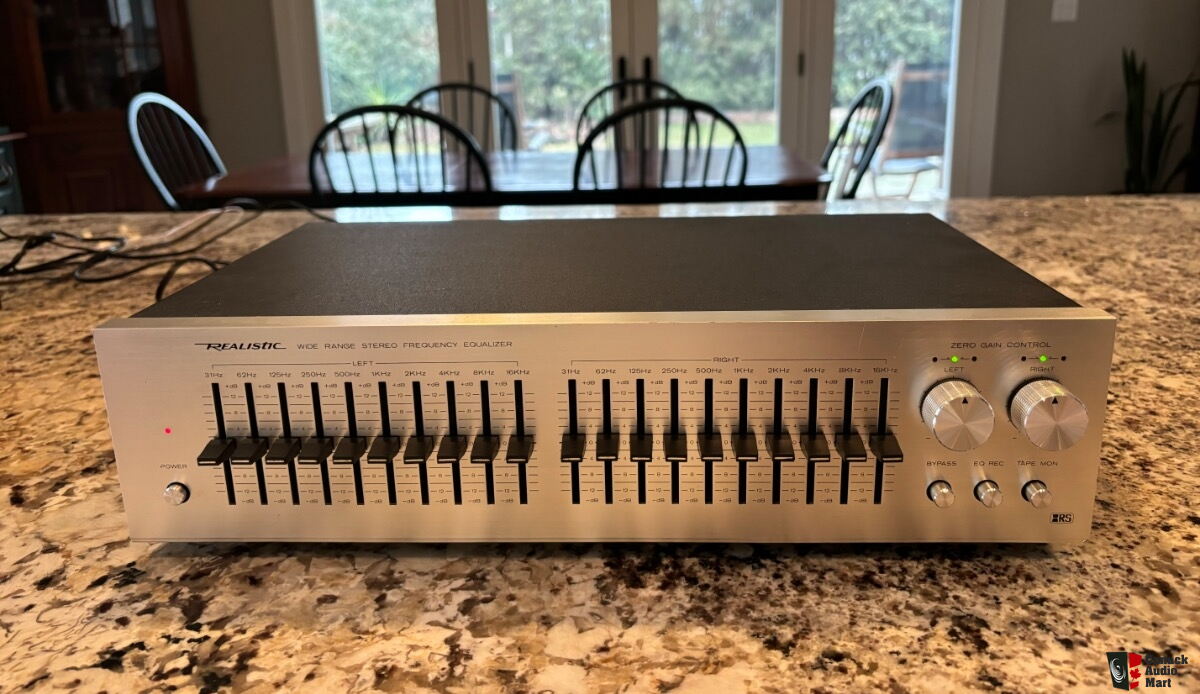 Realistic STA-2000D Receiver includes Realistic Graphic EQ Photo ...