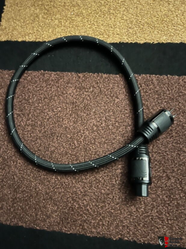 Power cord Cullen and ps audio Photo #4839338 - Canuck Audio Mart