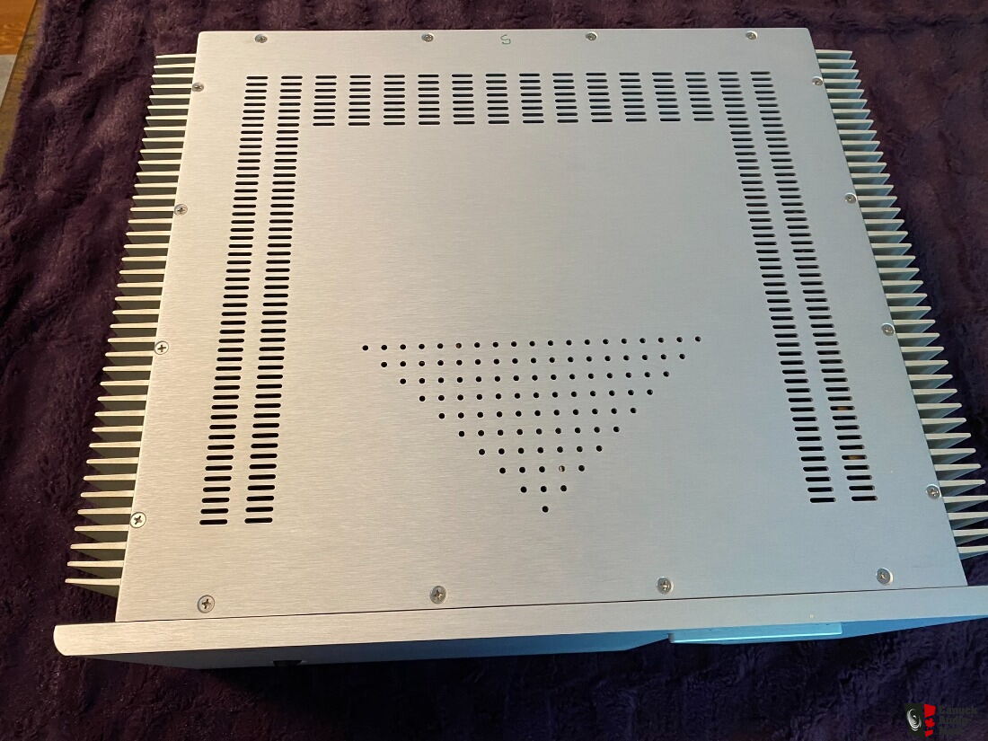 Aragon 3002 power amplifier Photo #4842358 - Canuck Audio Mart