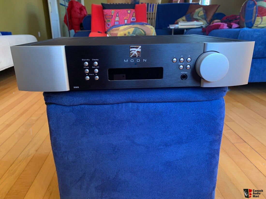 Simaudio Moon 390 Network Player , Silver and Black Photo #4856969 ...