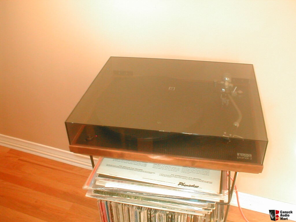 REGA P2 turntable with wooden base Photo #486657 - US Audio Mart