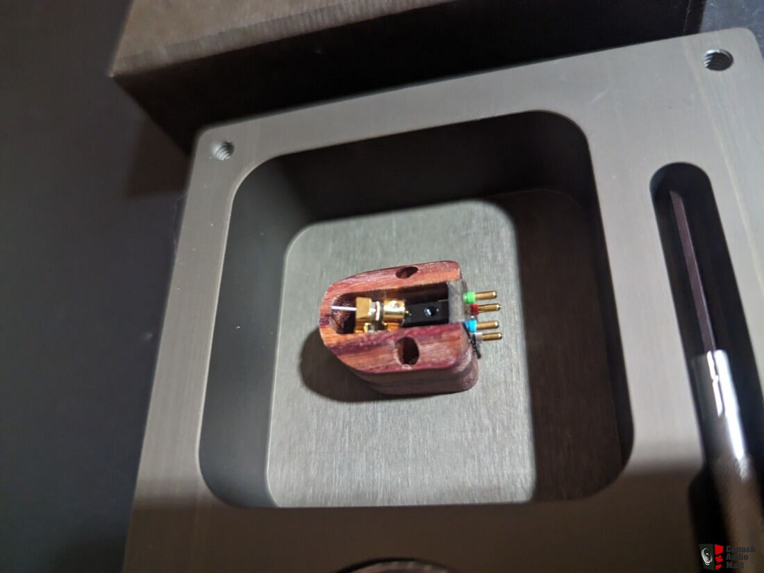 Charisma Audio Signature Two MC cartridge