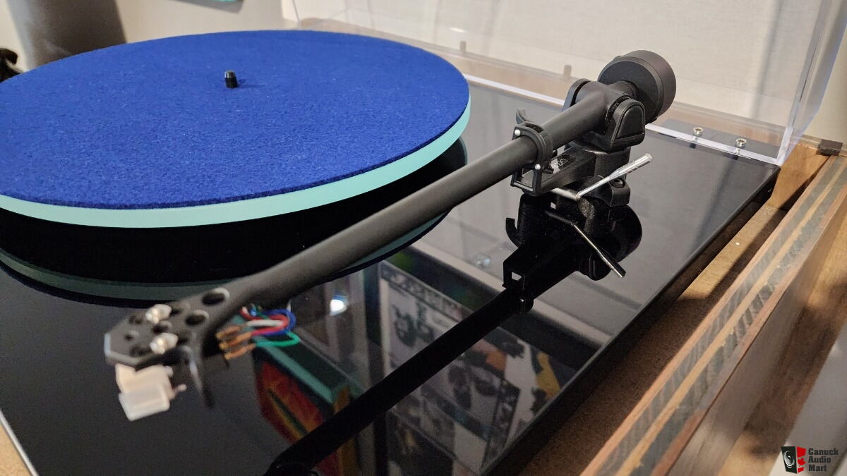 Rega P2 Turntable Photo #4880276 - Canuck Audio Mart