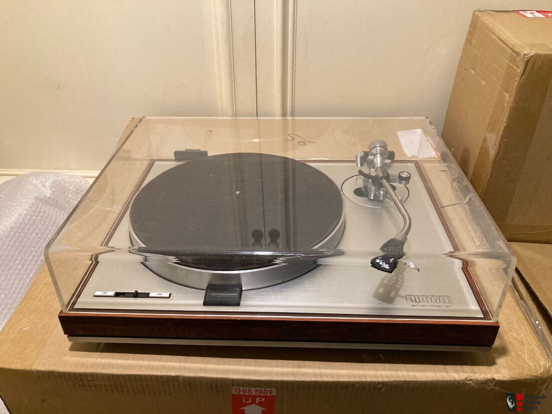 Luxman PD-121 direct drive turntable
