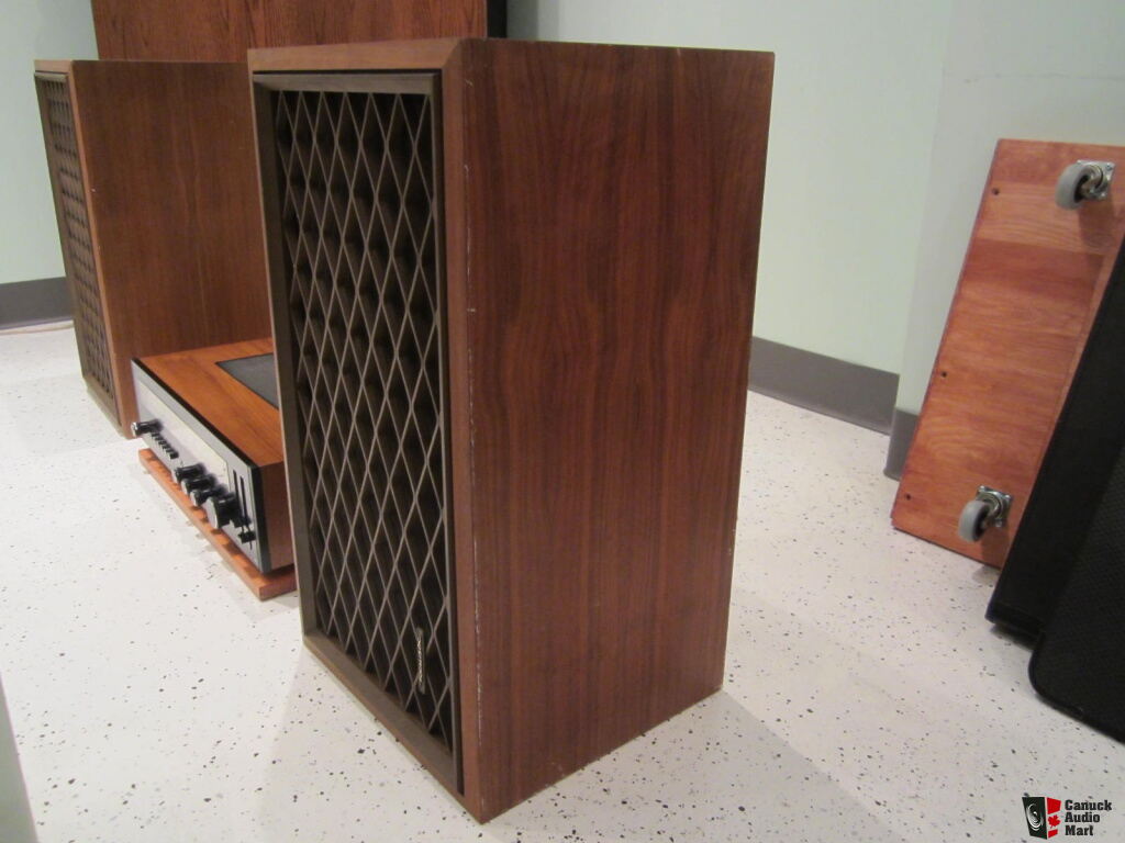 Vintage Realistic Nova 7B Speakers Photo #488958 - Canuck Audio Mart