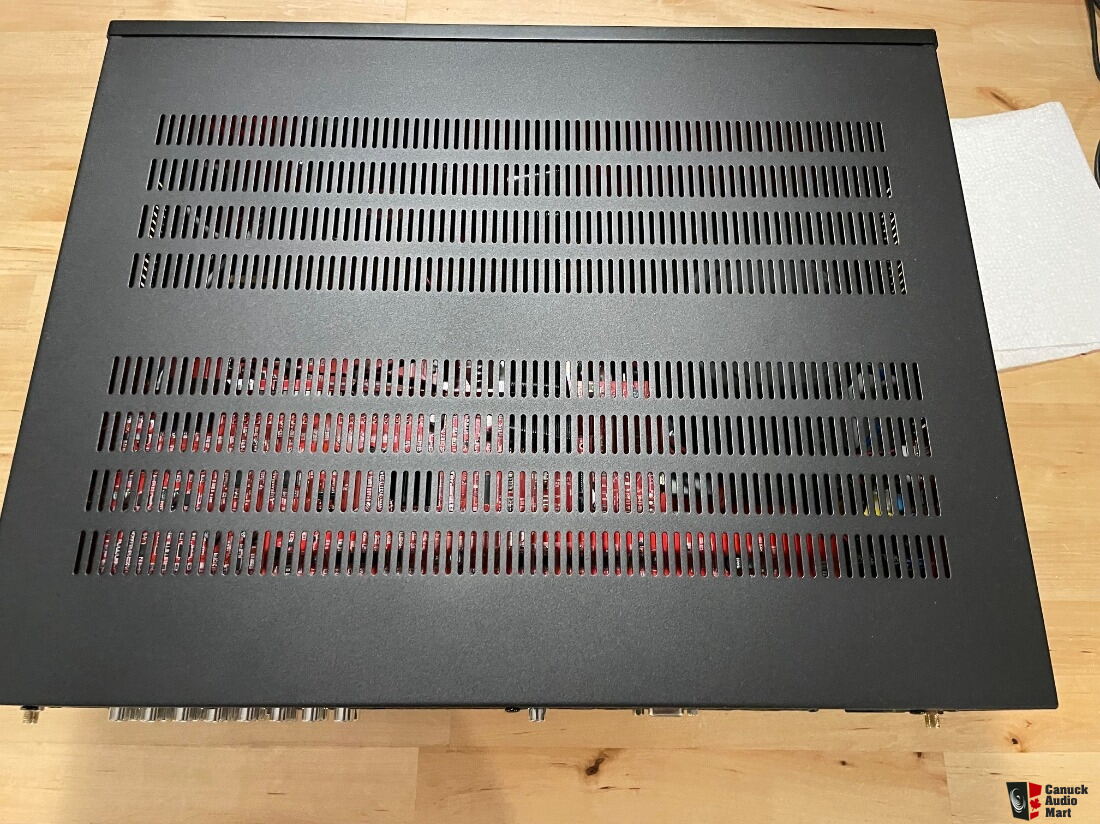 Anthem AVM 70 8K Pre-Amplifier/Processor with ARC Room Correction Photo ...