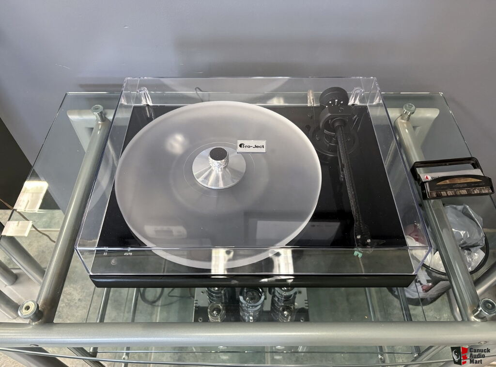 Pro-Ject X1 Turn Table & Pro-Ject Record Clamp Photo #4899802 - Canuck ...