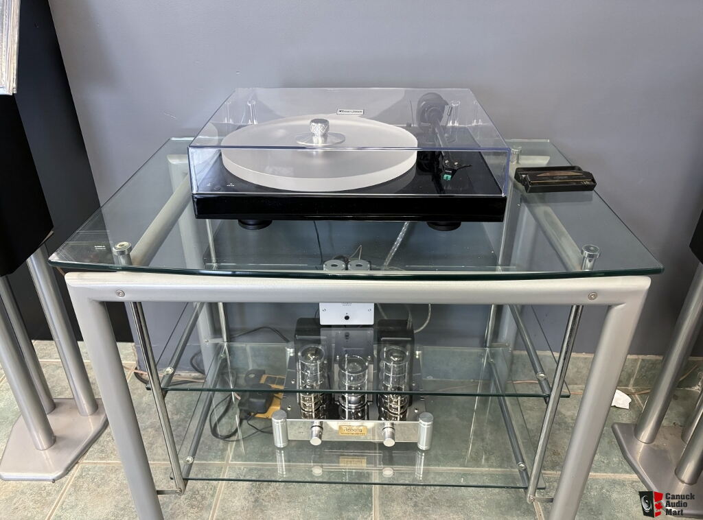 Pro-Ject X1 Turn Table & Pro-Ject Record Clamp Photo #4899802 - Canuck ...