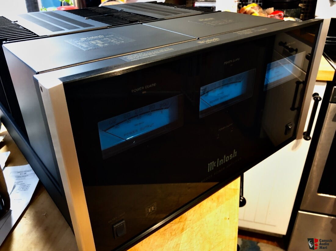 McIntosh MC205 Power Amp and McIntosh MX121 A/V Control Center combo ...