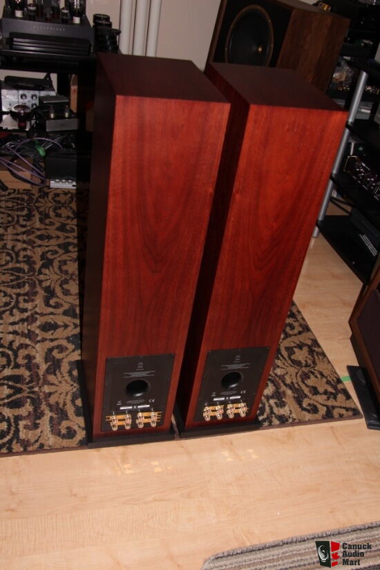 Linn Majik 140 speakers with optional aluminum bases Photo #4911378 ...