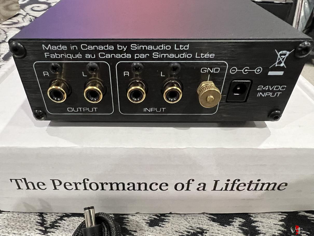 Simaudio Moon 110LP V2 Phono Preamplifier (Pending)
