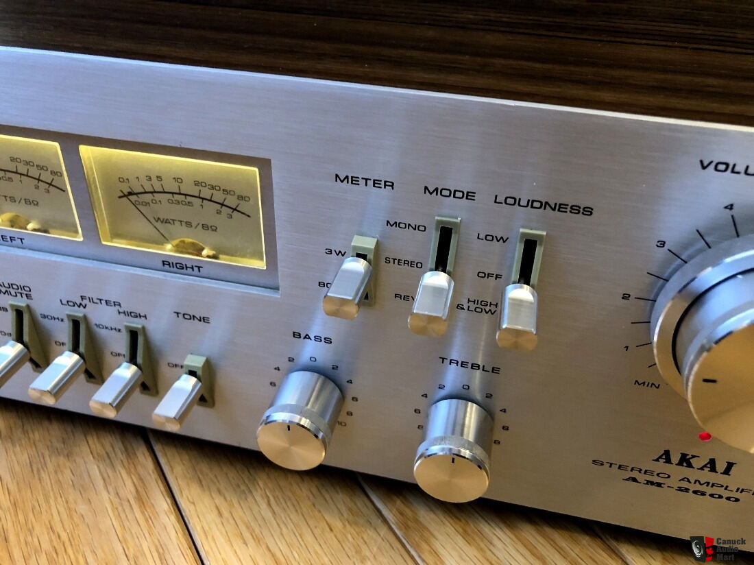 Akai AM-2600 Stereo Integrated Amplifier in Very Good Condition (60W x ...