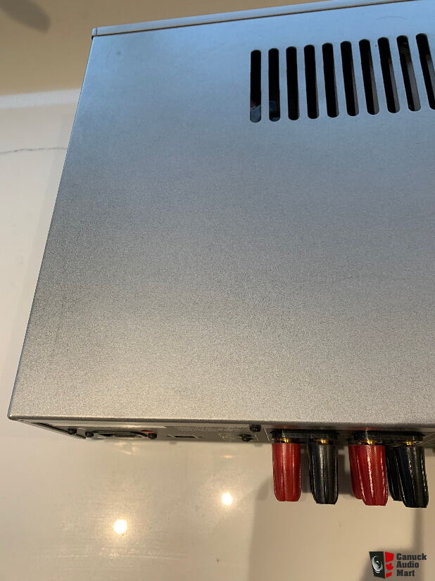 Arcam Diva A85 Integrated Amplifier with Matching P85 Power Amplifier ...
