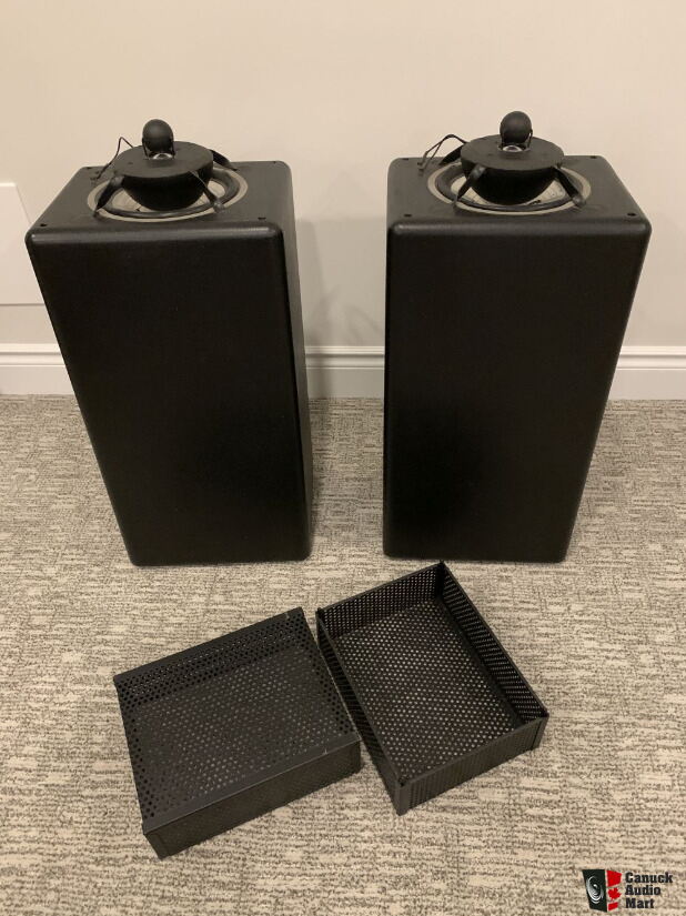 Morrison Omin-directional speakers 1993 Model 1.5