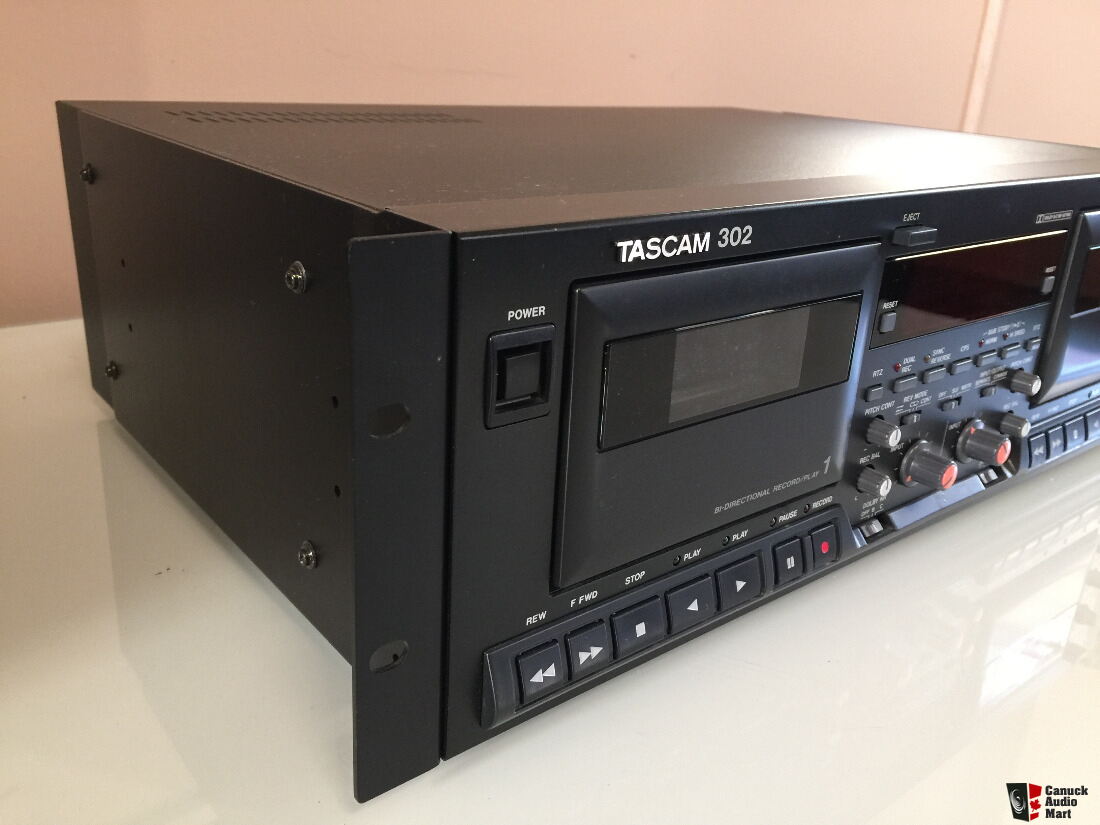 Tascam 302 studio cassette deck, like new low use with box and manual ...
