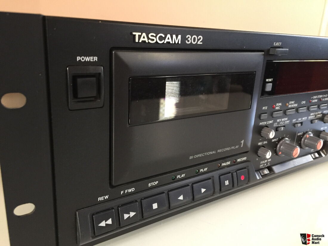 Tascam 302 studio cassette deck, like new low use with box and manual ...