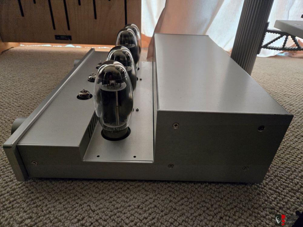 Octave V110 (KT150) Integrated Amp Photo #4975130 - Canuck Audio Mart