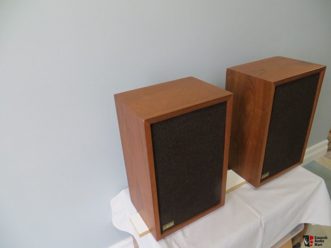 Realistic Bookshelf Speakers MC-1000 Photo #4983779 - US Audio Mart