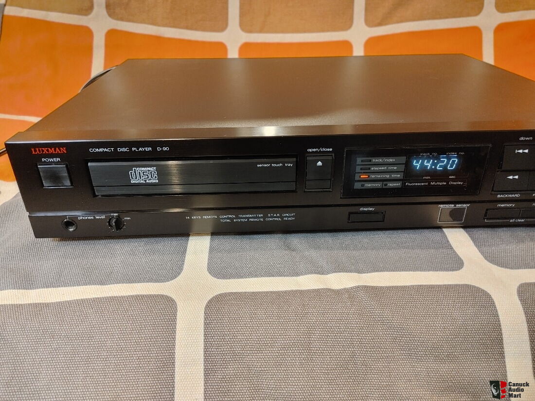 Sale Pending - Luxman D-90 Compact Disc Player Photo #4984454 - Canuck ...