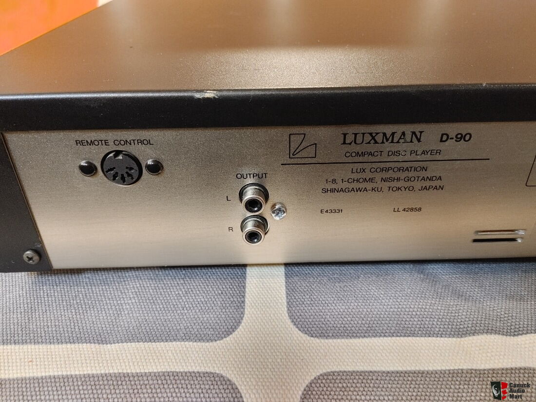 Sale Pending - Luxman D-90 Compact Disc Player Photo #4984456 - US ...