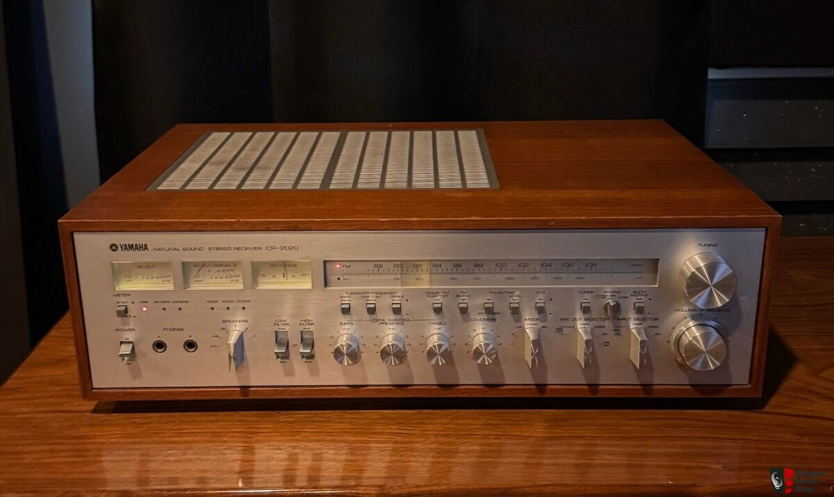 Yamaha CR-2020 Stereo Receiver