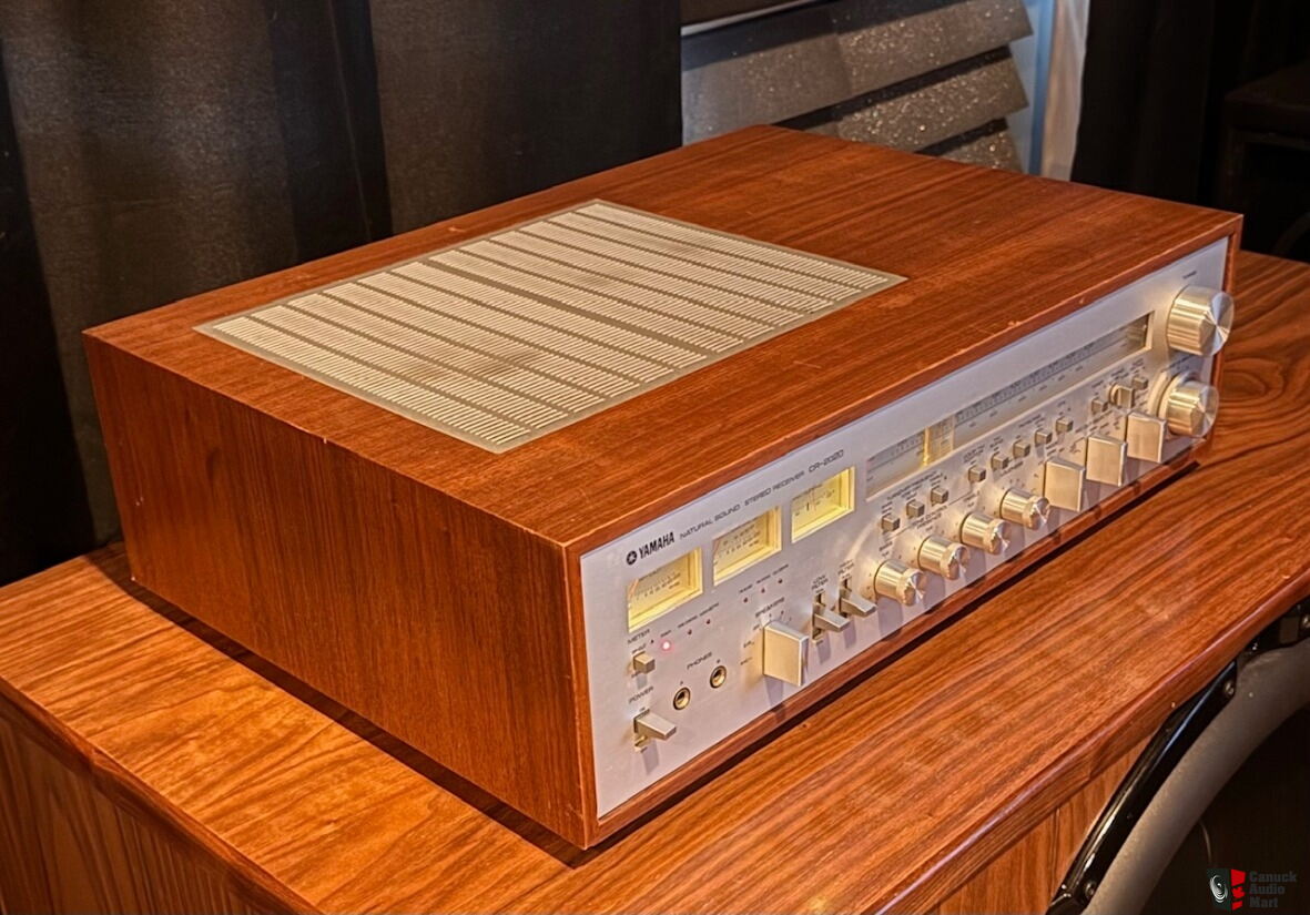 Yamaha CR-2020 Stereo Receiver Photo #4989541 - Canuck Audio Mart
