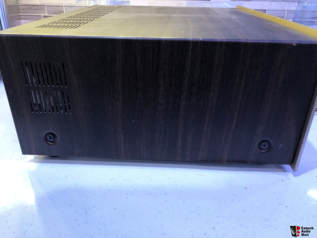 Marantz model twenty three tuner