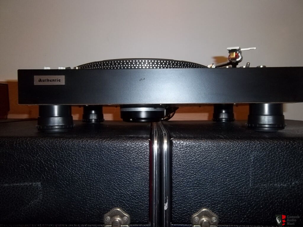 NEC AUP-7000FE Turntable, Very Rare Photo #501544 - Canuck Audio Mart