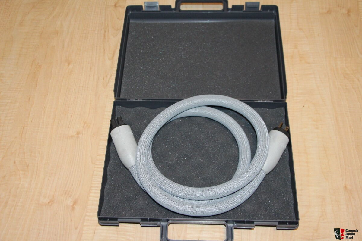 DR Acoustics White Moon power cable (Made in Canada) Photo #5019885 ...