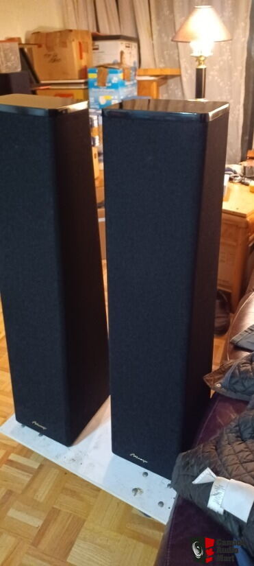 Mirage OM12 Omnipolar Speakers .reduced
