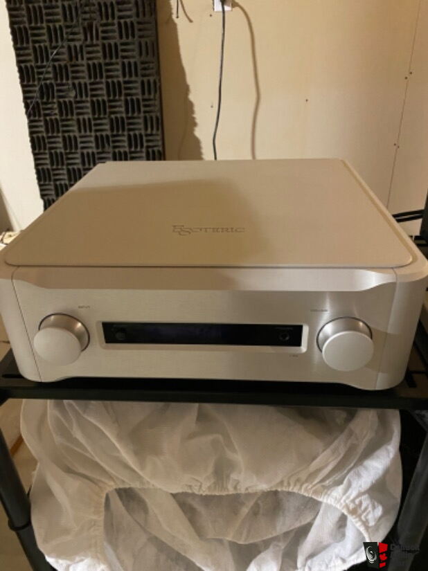 Esoteric I-03 integrated amp Photo #5024241 - Canuck Audio Mart