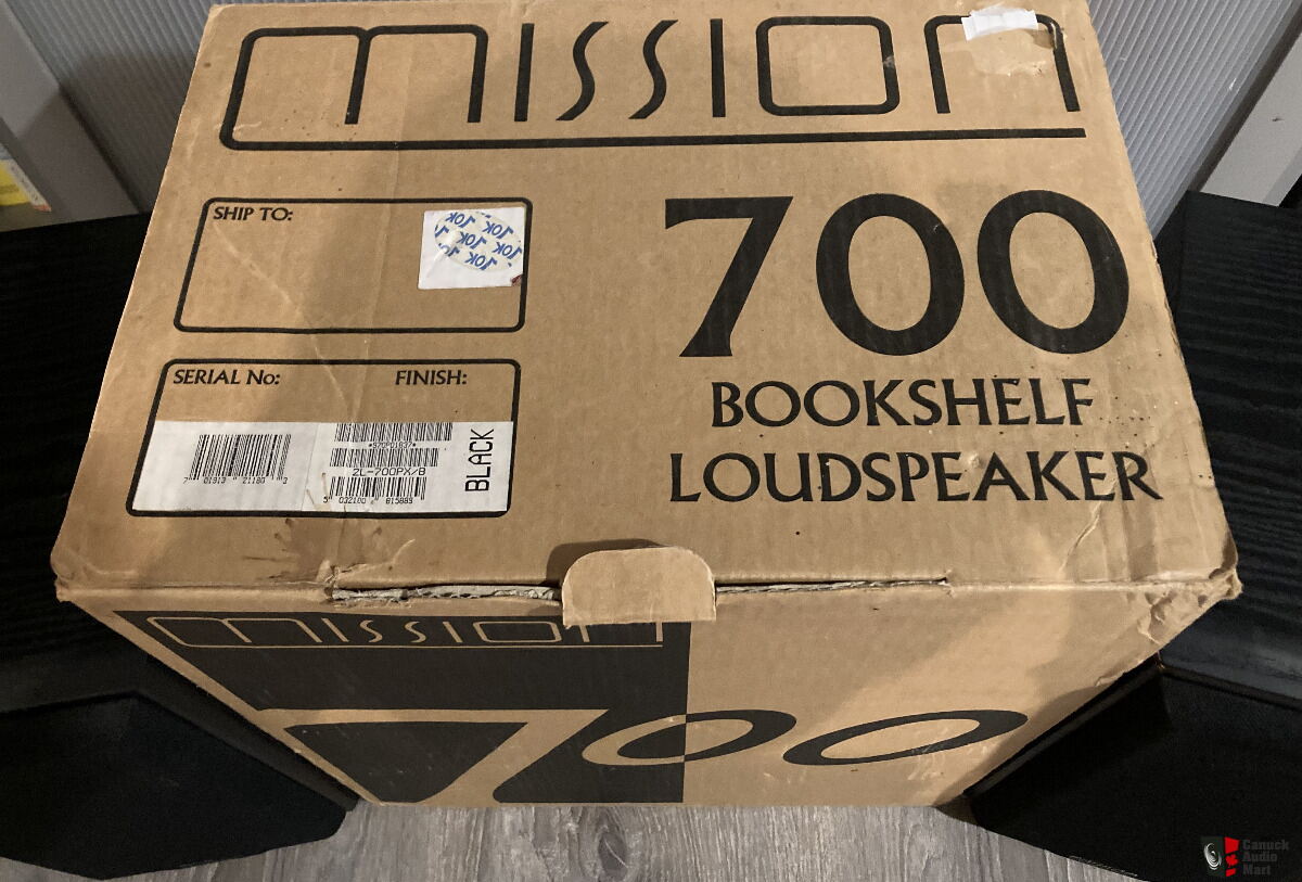 Classic Mission 700 Bookshelf Speakers with Original Box