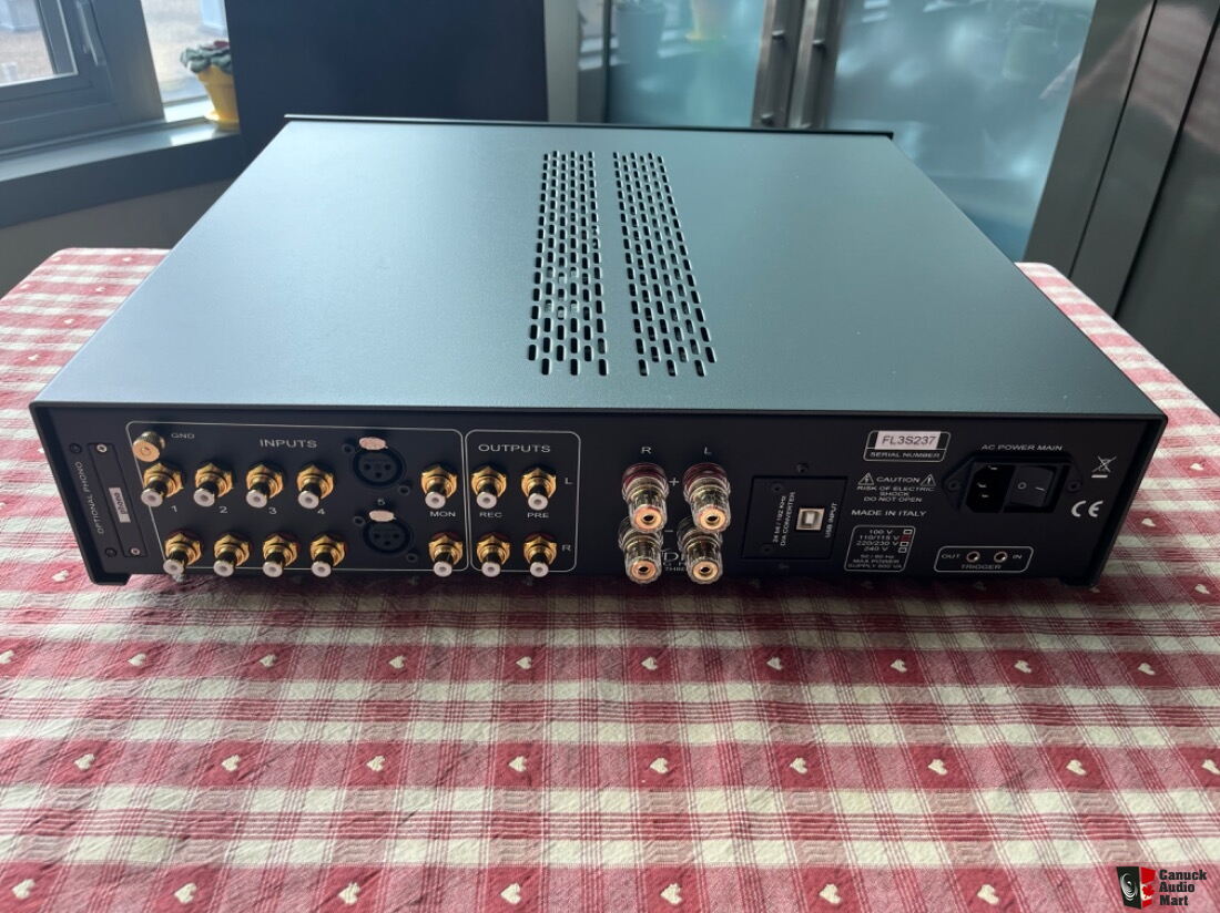 Audia Flight FLS3 Stereo Integrated Amplifier with DAC Photo #5032264 ...