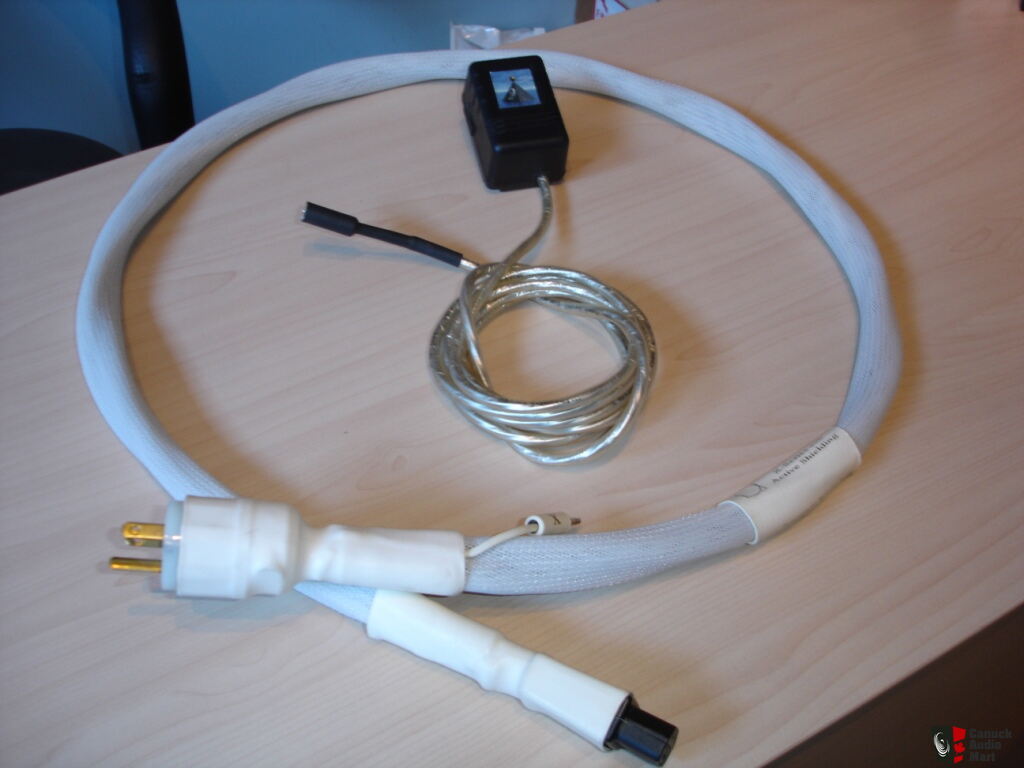 Synergistic Research A/C Master Coupler X - Series with Active ...