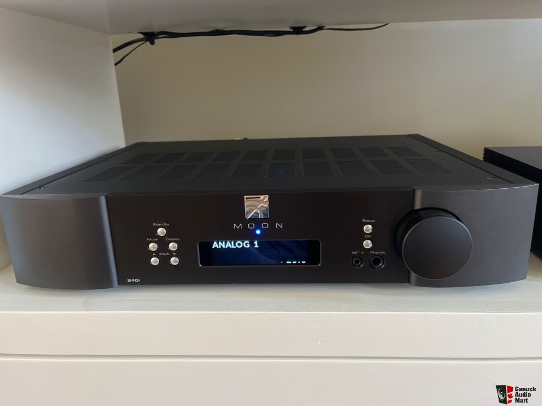 Moon 240i (Sim Audio) like new For Sale - Canuck Audio Mart