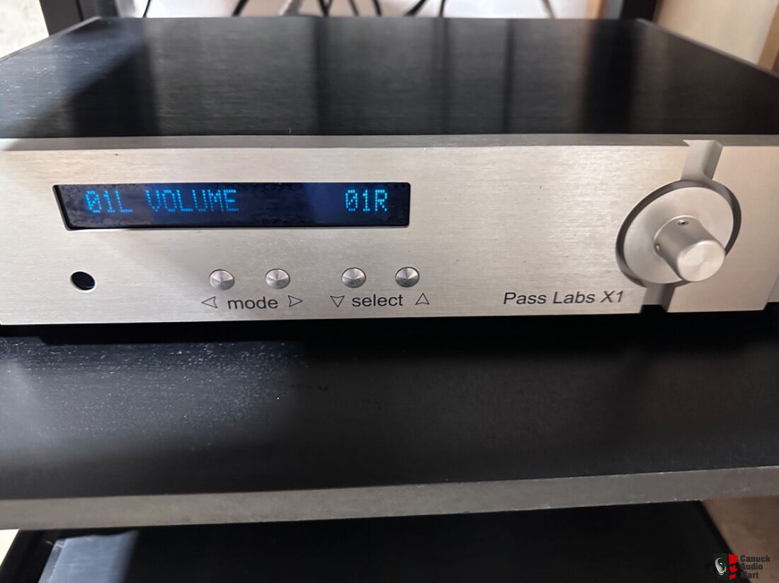 Pass Labs X1 Preamplifier Photo #5048965 - US Audio Mart