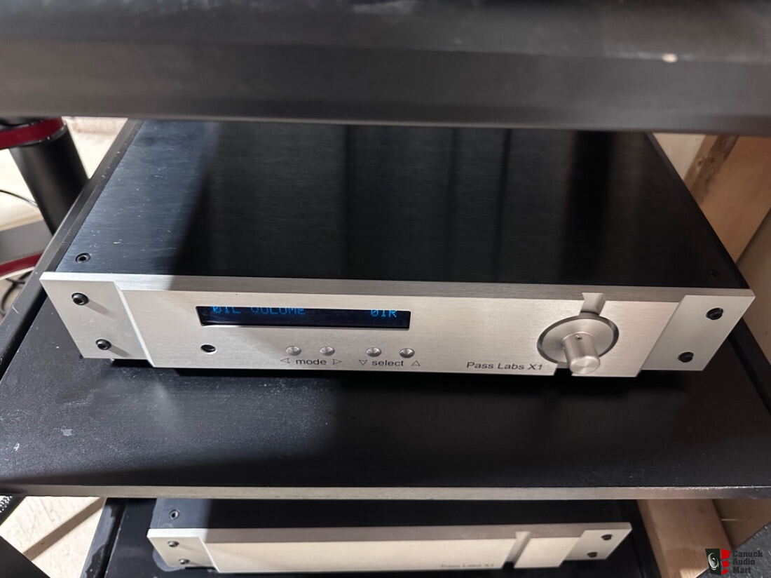 Pass Labs X1 Preamplifier Photo #5048966 - US Audio Mart