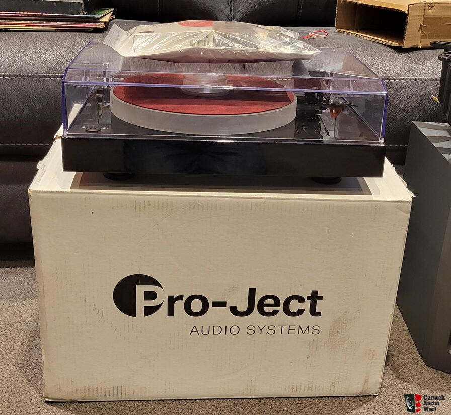 Pro-Ject x2 Carbon Turntable Ortofon 2M Bronze Read Desc