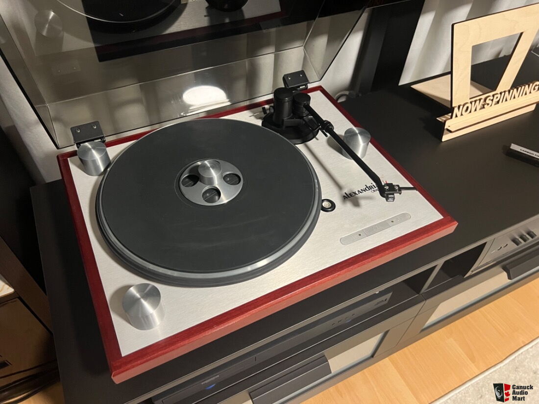 Oracle Alexandria MKII Turntable Photo #5052205 - Canuck Audio Mart