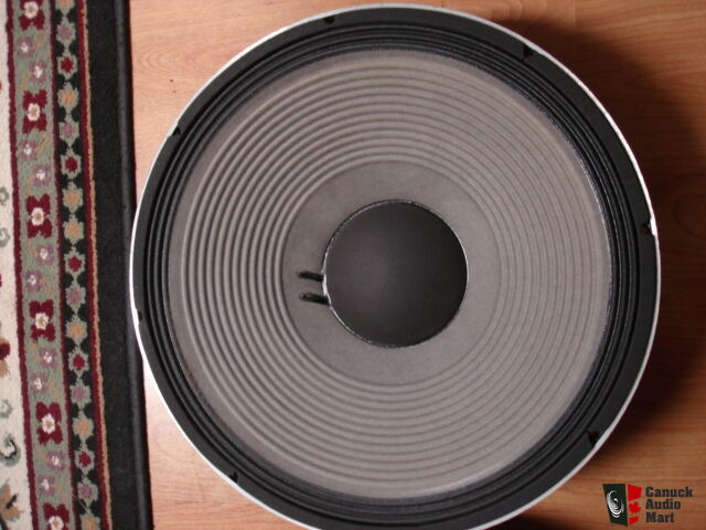 15" JBL 2226H drivers in JBL SR4700 cabinets & Crest audio 7001 800W ...