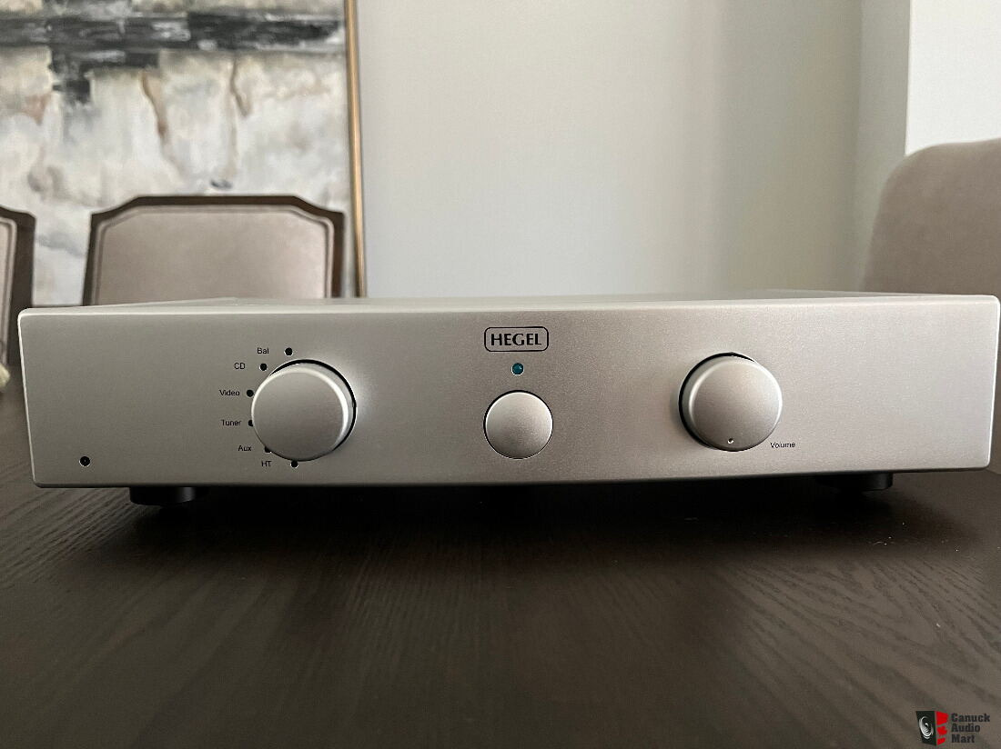 Hegel P20 Preamplifier - Silver Photo #5055664 - Canuck Audio Mart