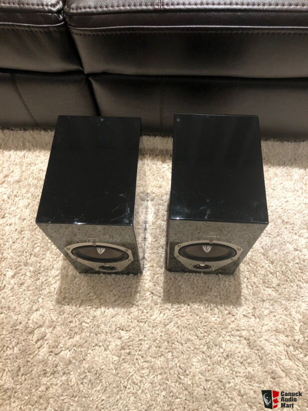 Energy Veritas 5.1 bookshelf speakers in gloss black Photo #5060234 ...