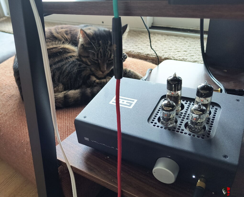 A Very nice Valhalla 2 tube amp package