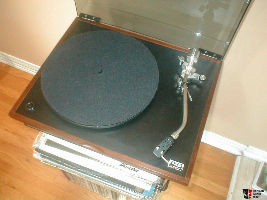 REGA P2 turntable with wooden base & silver wire cable Photo #506557 ...