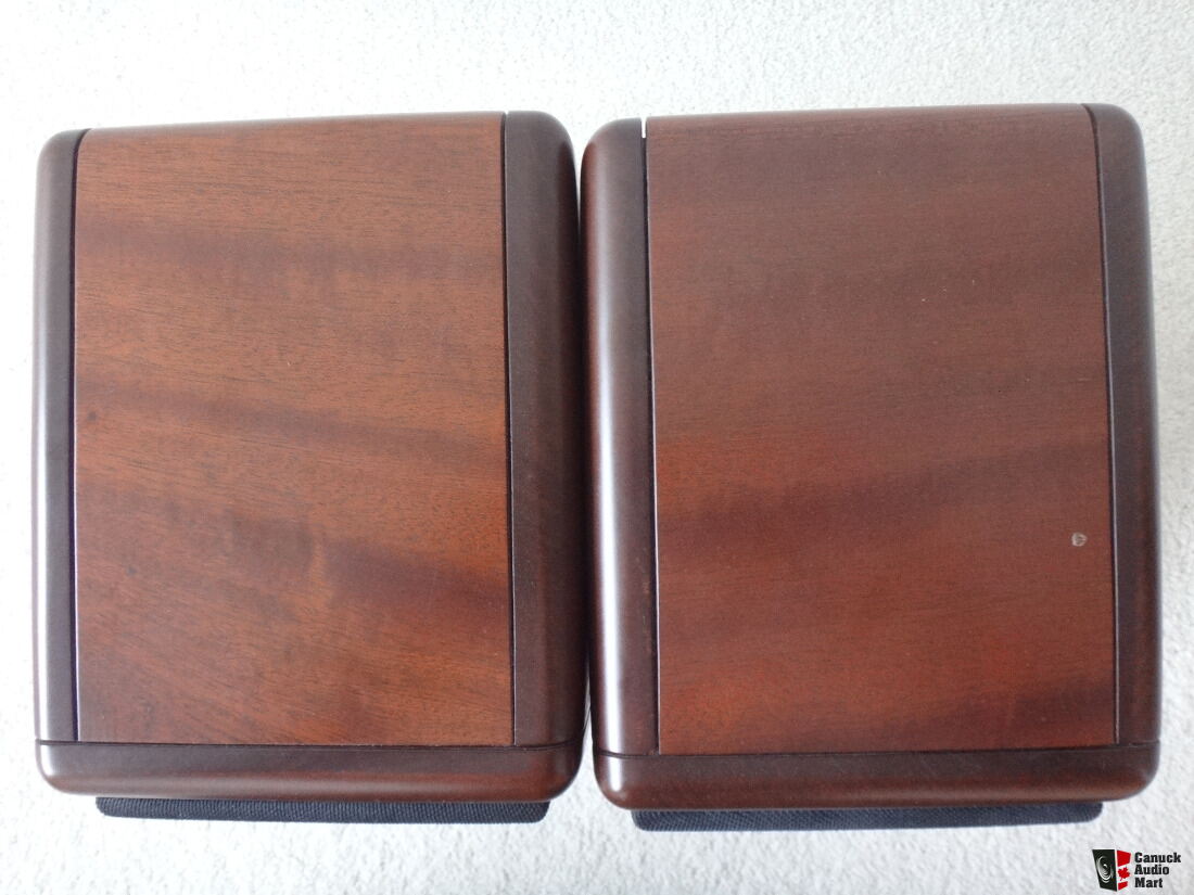 OPERA Mini Solid Wood 2-Way Small Bookshelf Speakers Made in Italy